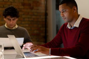 Pair programming: tudo sobre a programação em pares